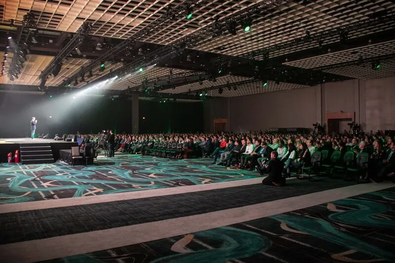 Tips for Planning Corporate Closing Events in California | eBombo Blog